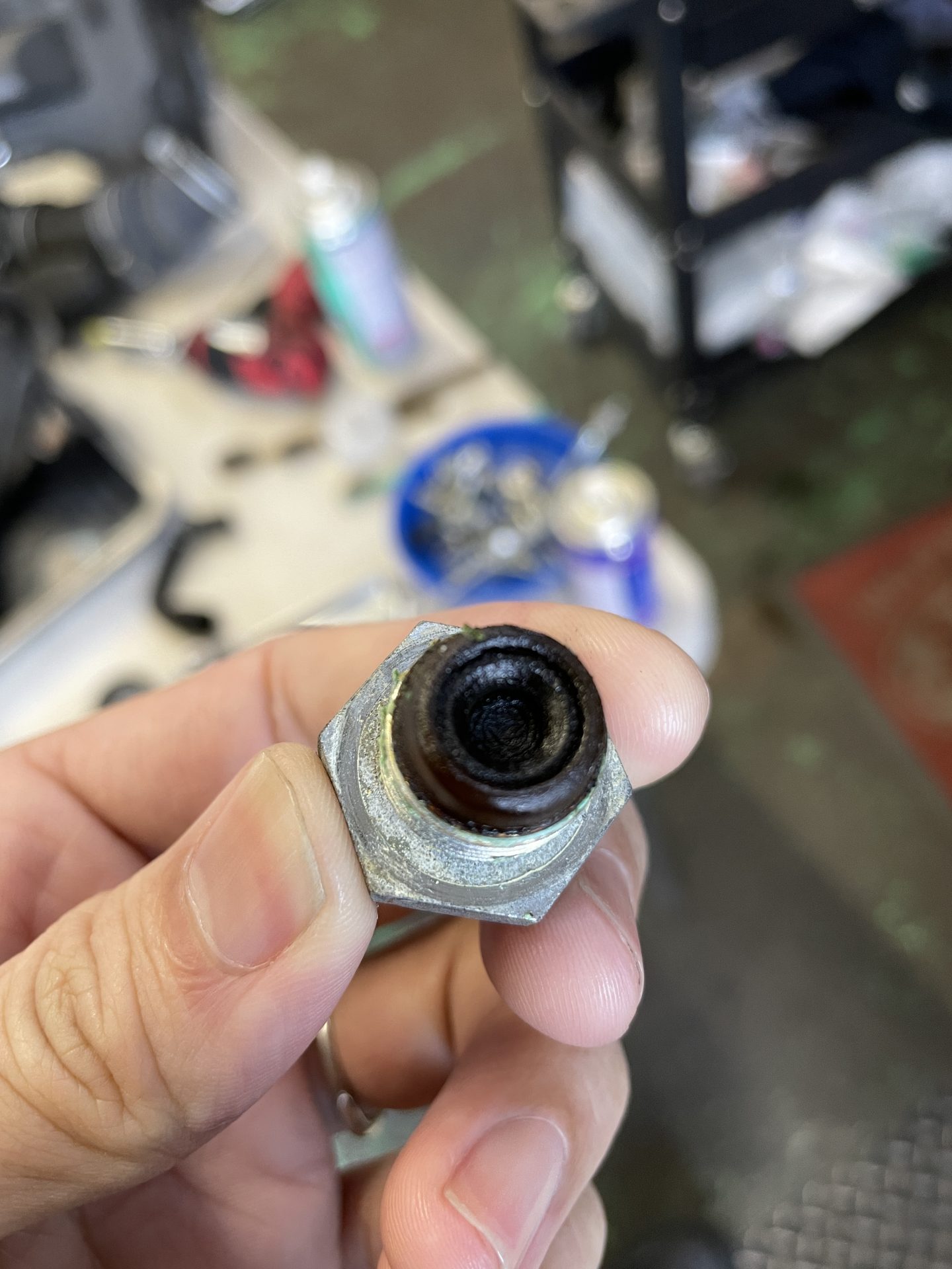 『プリウスの限界を探る』30プリウス、走行距離40万kmの車両が入庫しました。 - KYOEI-JAPAN｜共栄ジャパン